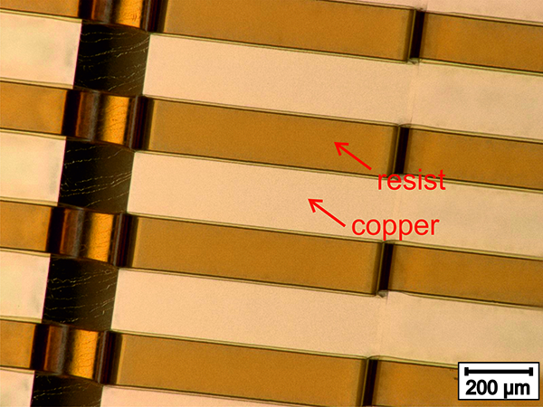 Homogeneous resist coating of substrates with topography – Microresist